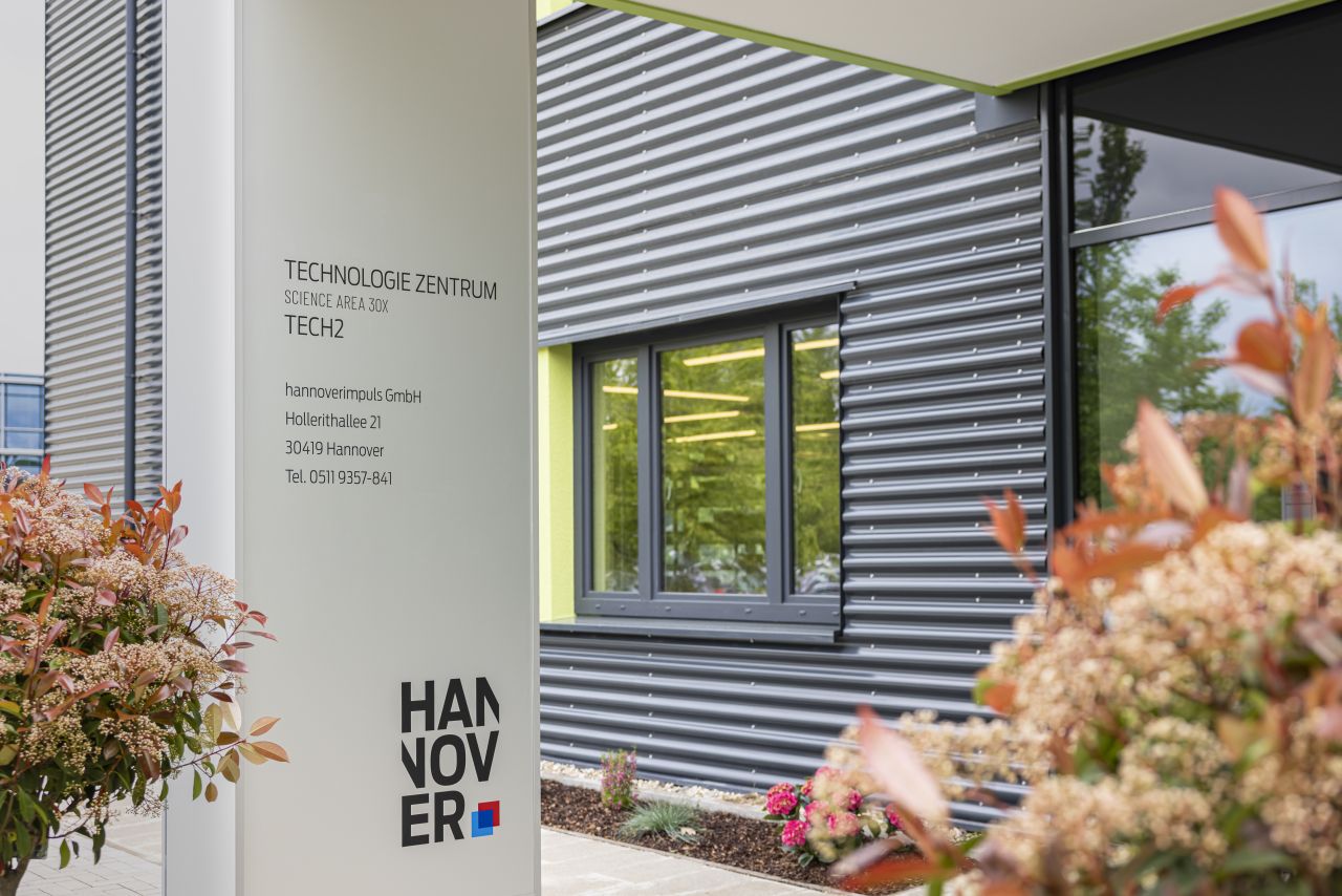 TECHNOLOGIE ZENTRUM TECH2 SCIENCE AREA 30X